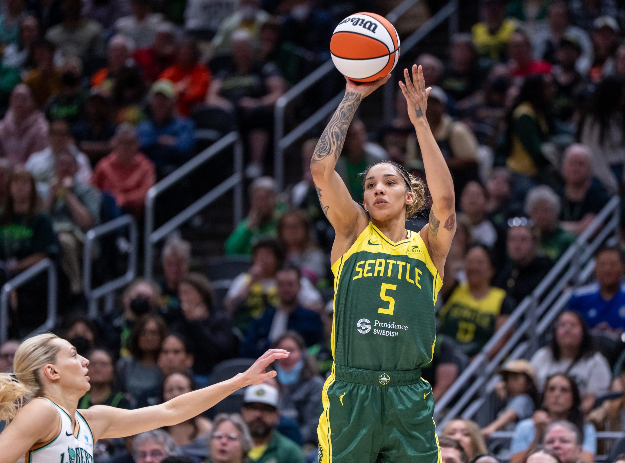 Gabby Williams et Seattle s'offrent New York et Marine Johannès ...