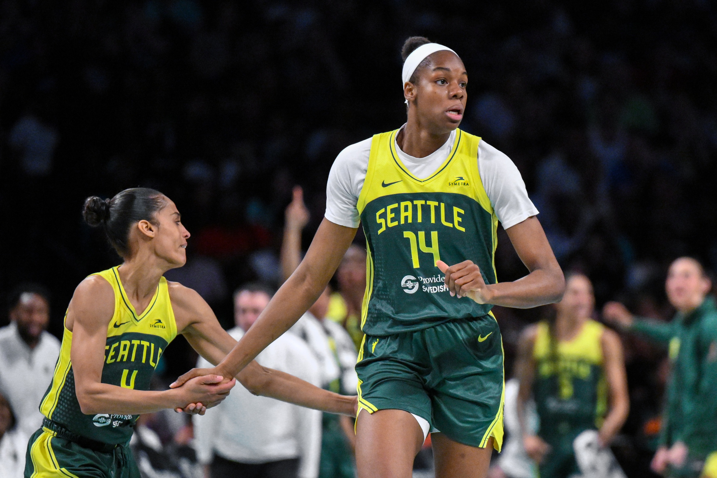 Dominique Malonga signe un double-double historique en WNBA - BeBasket