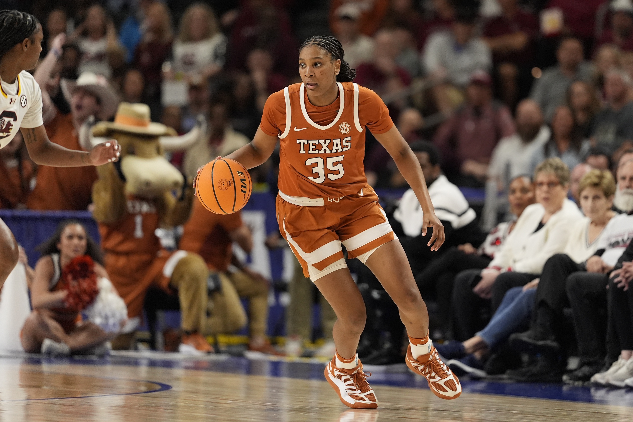 Madison Booker explodes for 40 points as No. 1 Texas demolishes Oregon ...