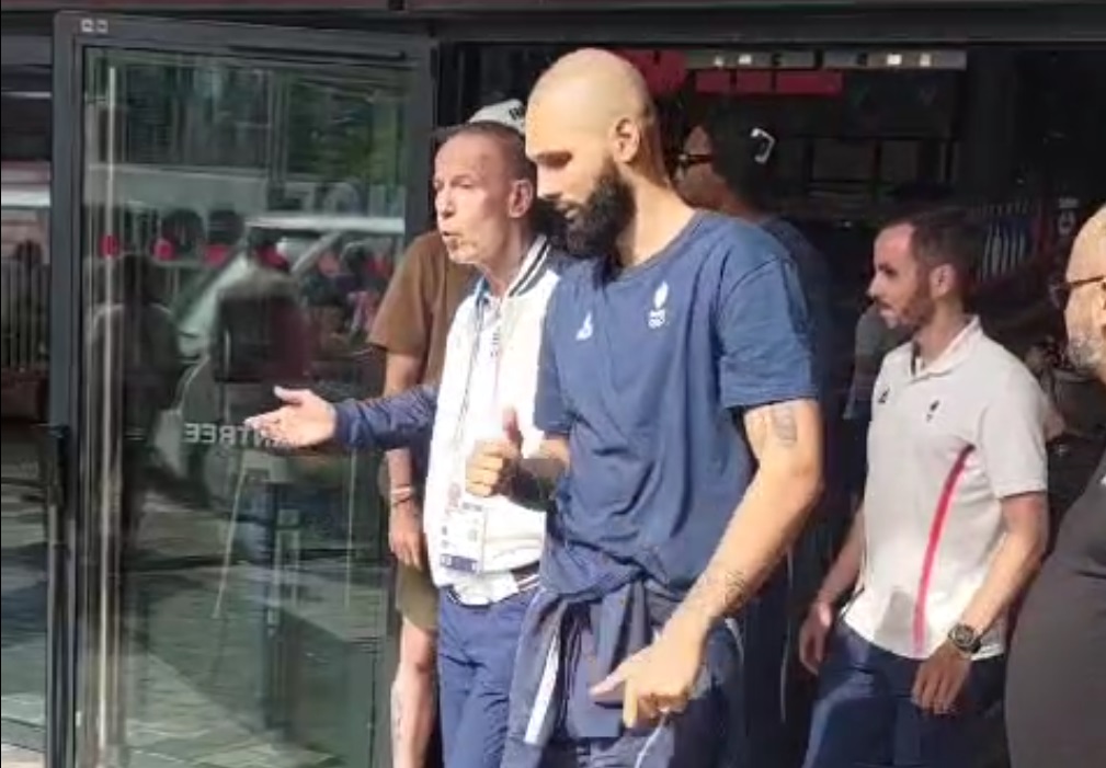 [Vidéo] Evan Fournier et Vincent Collet déjà en train d'échanger ce ...