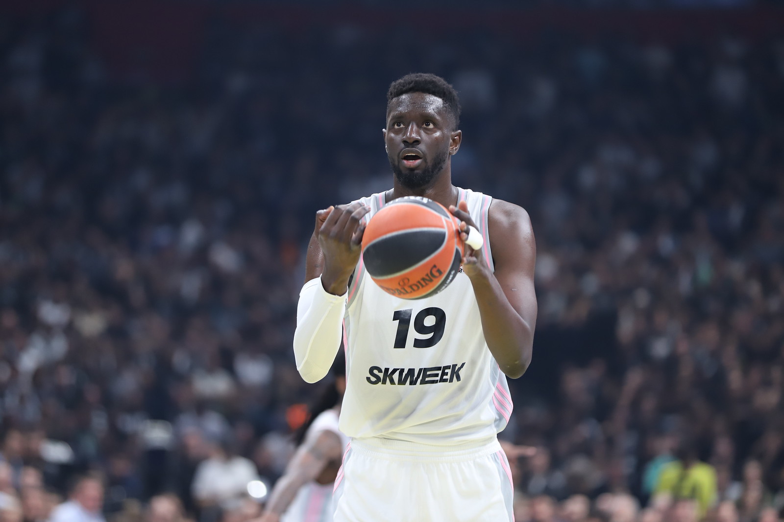 Youssoupha Fall touché au genou, De Colo de retour contre Bourg ...