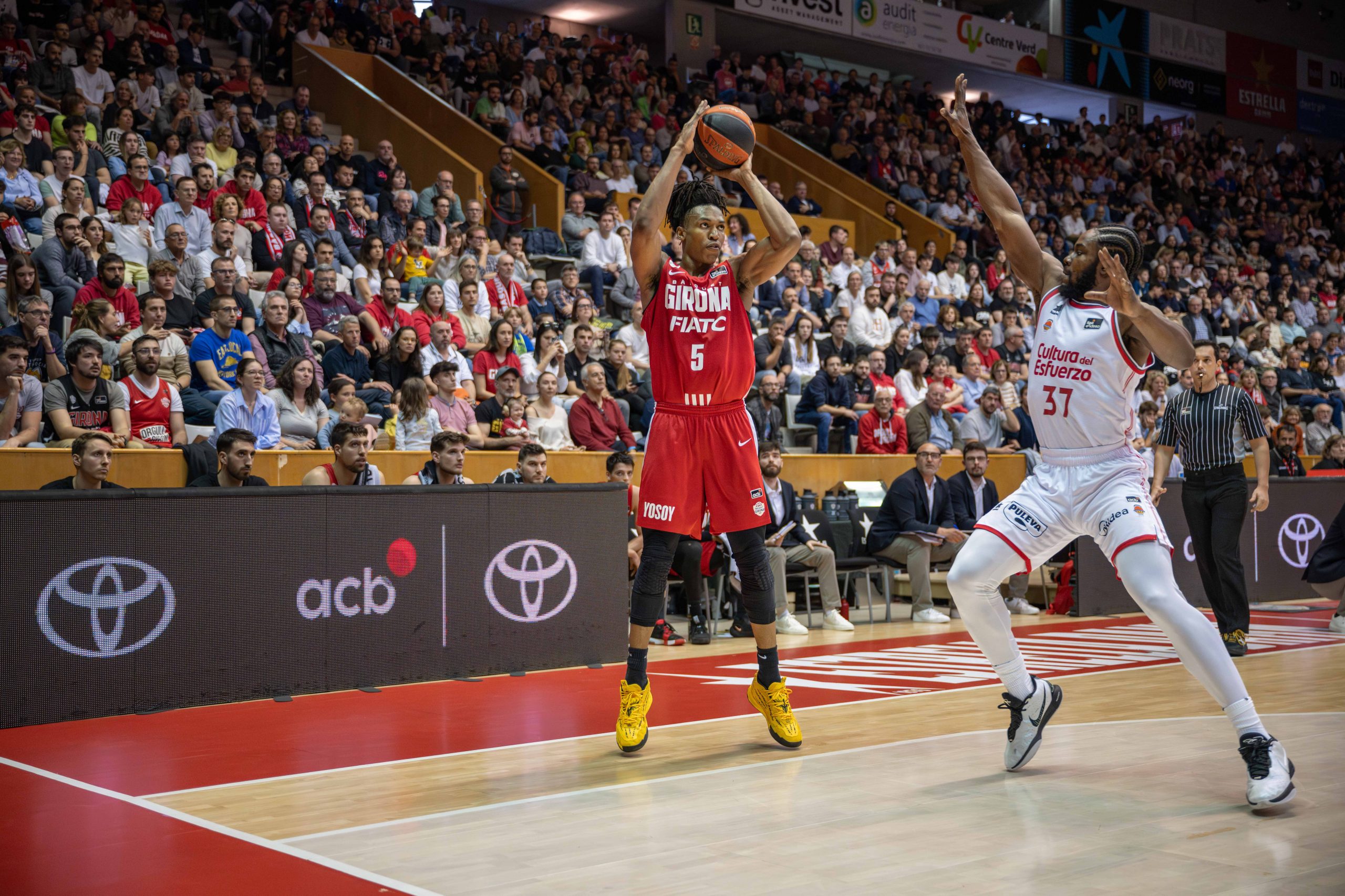 [Vidéo] Yves Pons en tête du Top 10 de la Liga Endesa - BeBasket