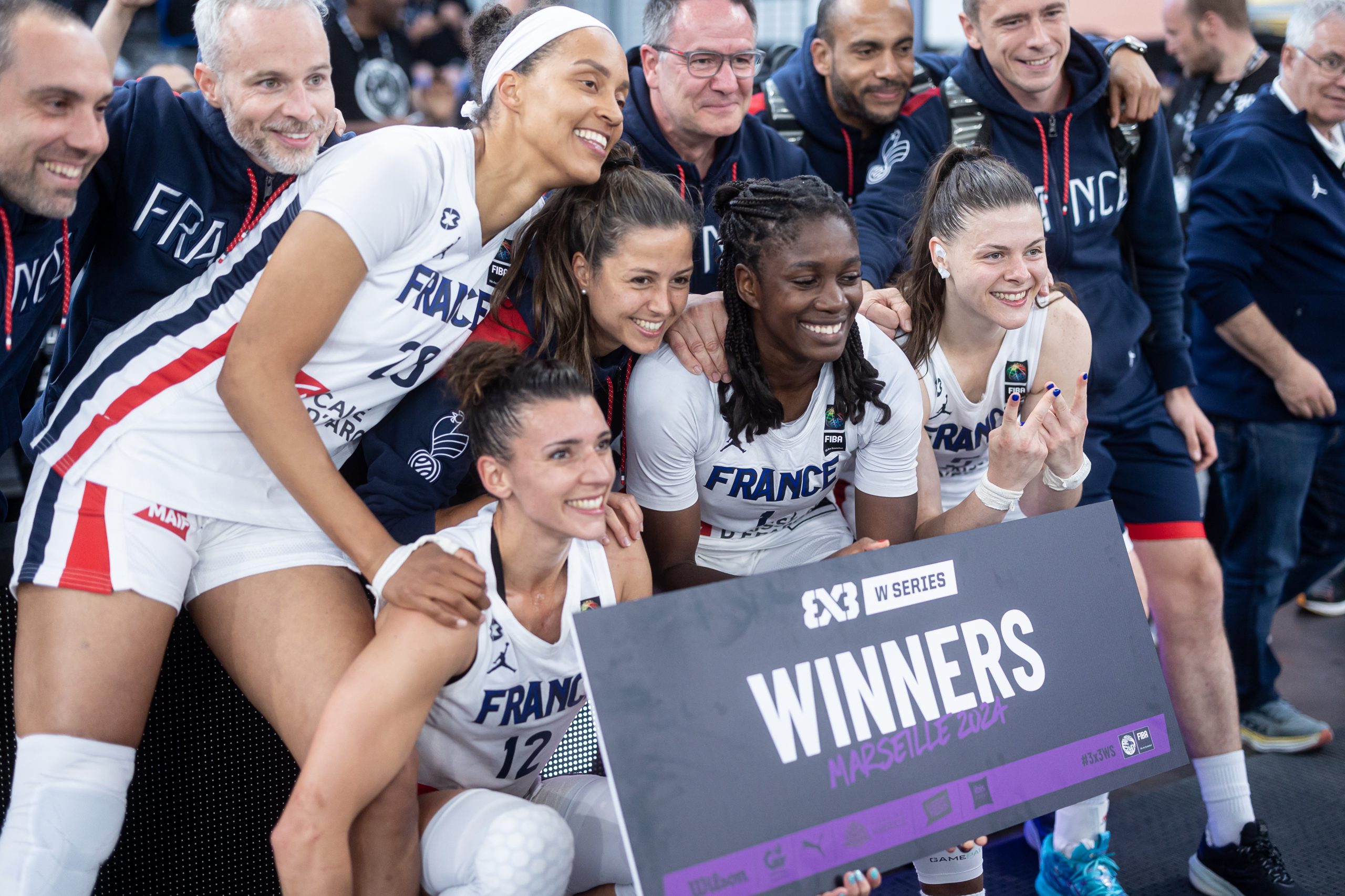 Les Bleues lancent leur saison à Marseille, deux championnes de Basket Landes déjà sur le pont ...